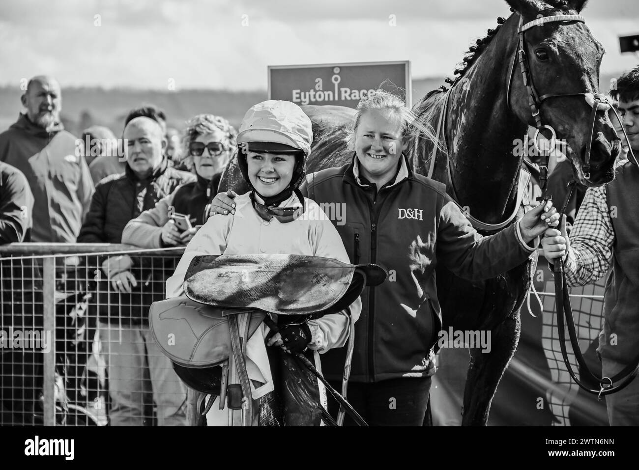 The beautiful sight of horse racing hi-res stock photography and images ...