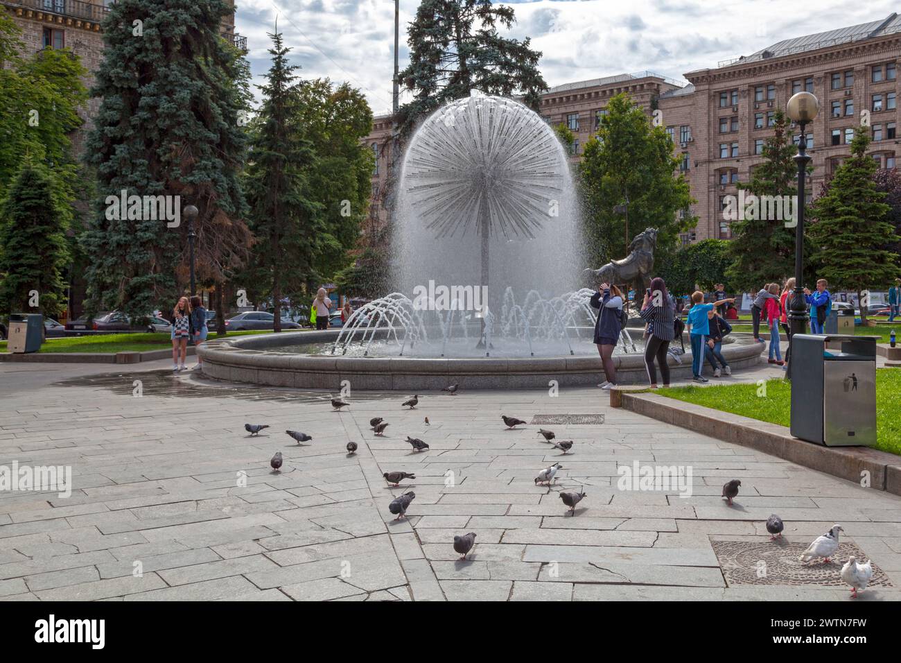 Kiev, Ukraine - July 03 2018: Fountain at Maidan Nezalezhnosti ...