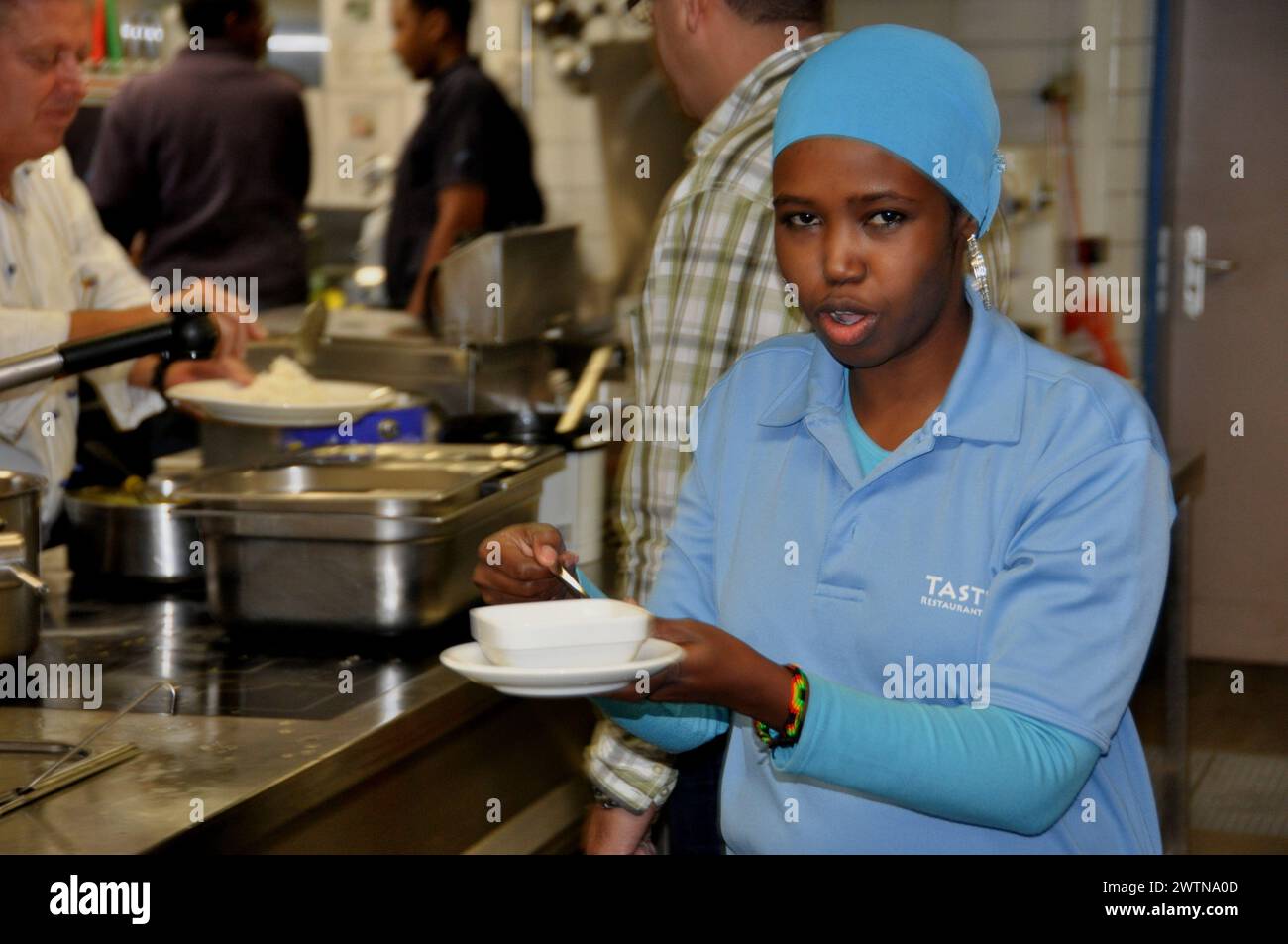 Mit viel Charme und Esprit bei der Sache: Eine der rund 2500 bis 3000 ...