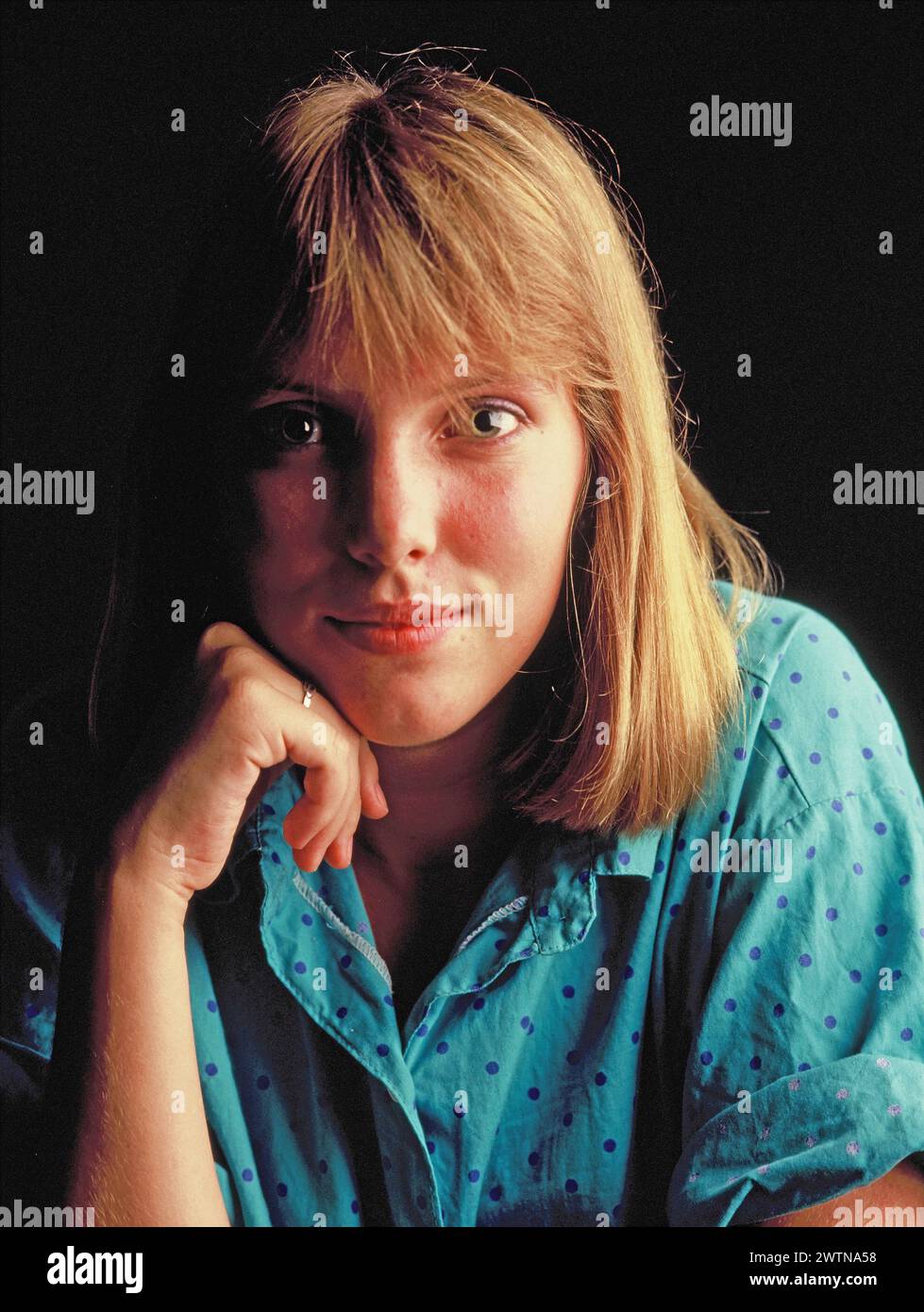 Close up face young woman hi-res stock photography and images - Alamy