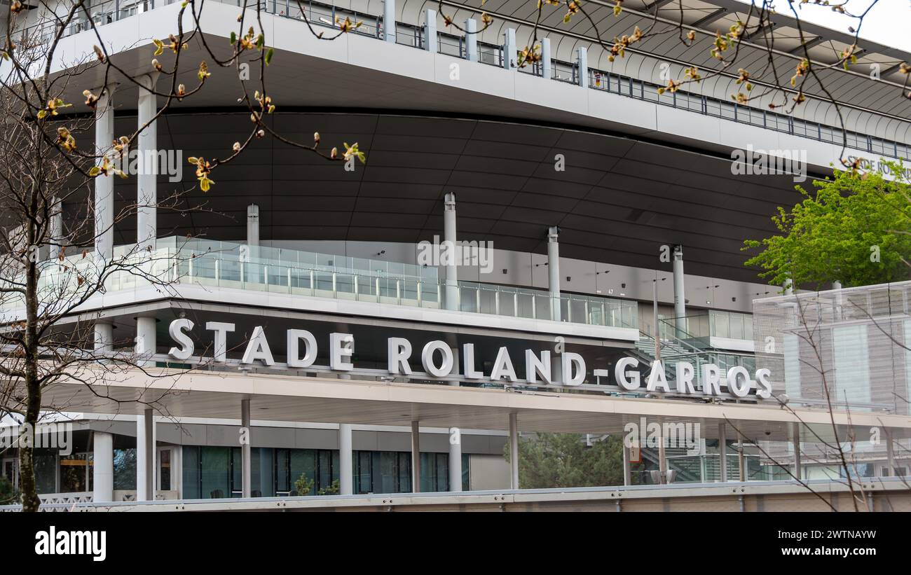 Entrance to the Roland-Garros tennis stadium with the center court in ...