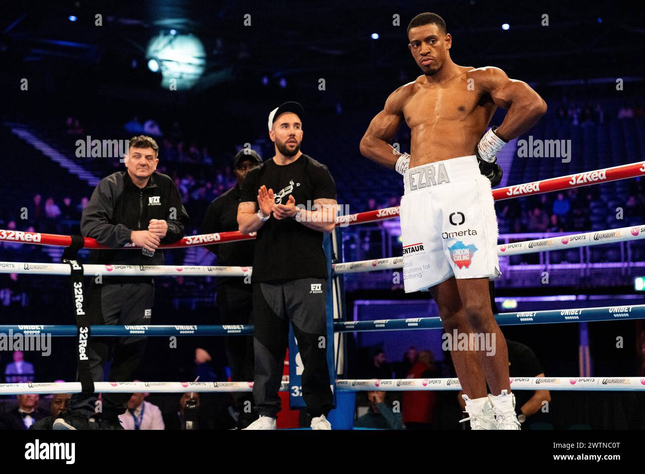 Ezra Taylor vs Prince Oko Nartey opens the Card at Frank Warren's ...