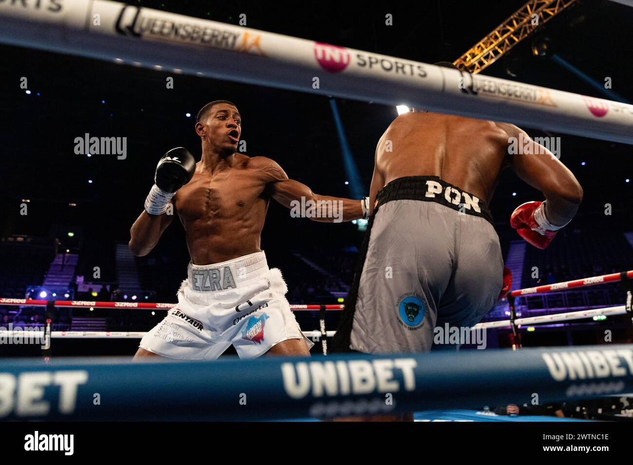 Ezra Taylor vs Prince Oko Nartey opens the Card at Frank Warren's ...