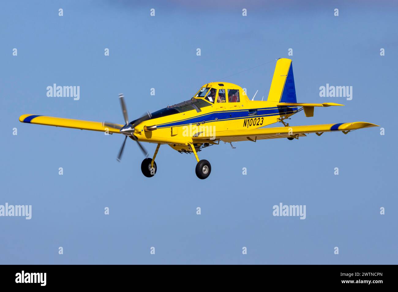 Air Tractor AT-802A (REG: N10023) arriving after 6 hour on a ferry ...