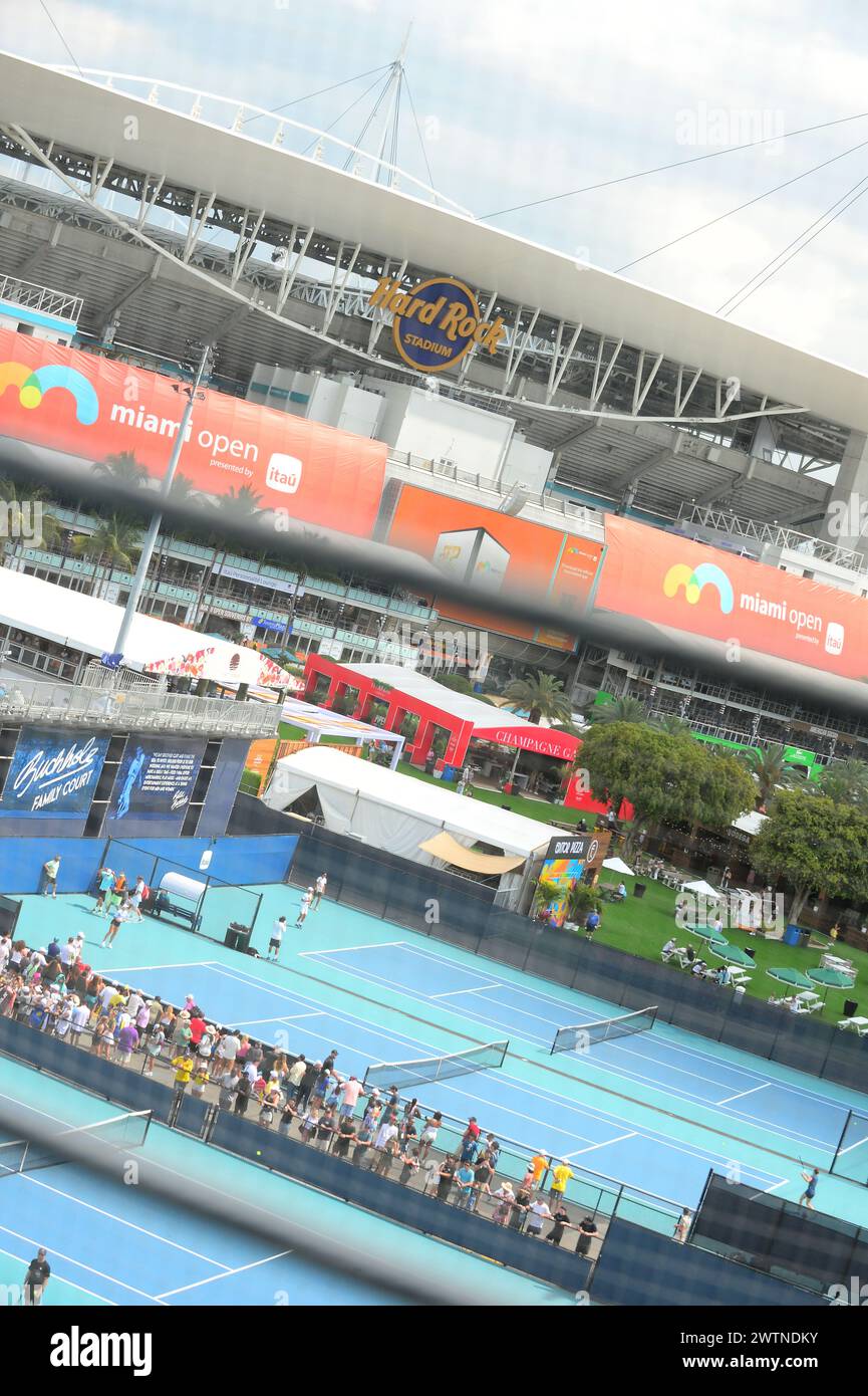 Miami open presented by itau 2024 practice hi-res stock photography and ...