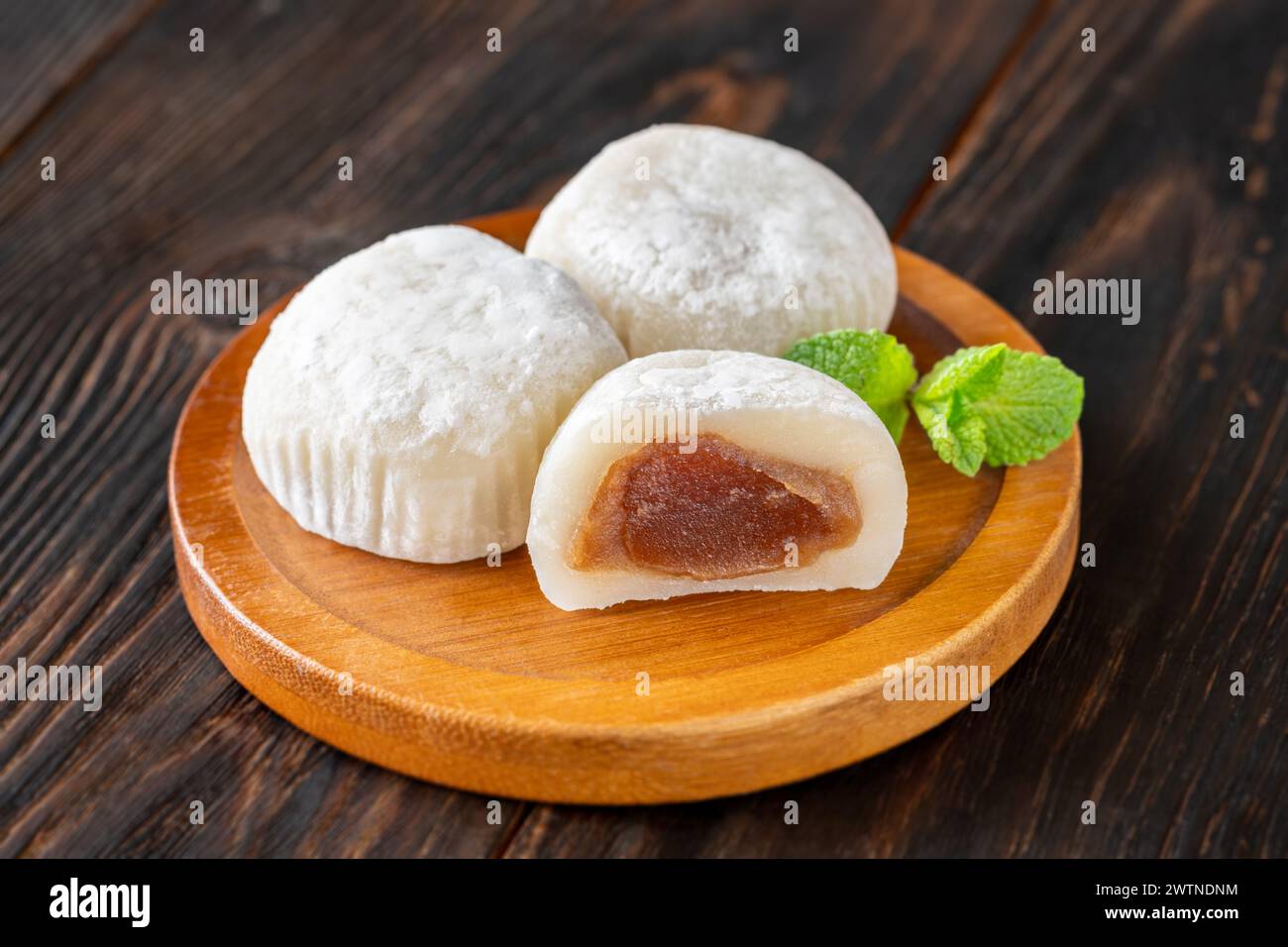 Mochi japanese rice cake hi-res stock photography and images - Alamy