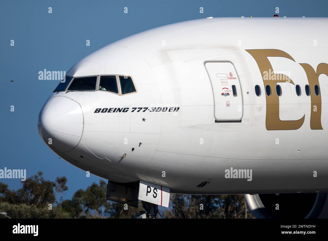 Emirates Boeing 777-31H-ER (REG: A6-EPS) departing to Larnaca, Cyprus ...