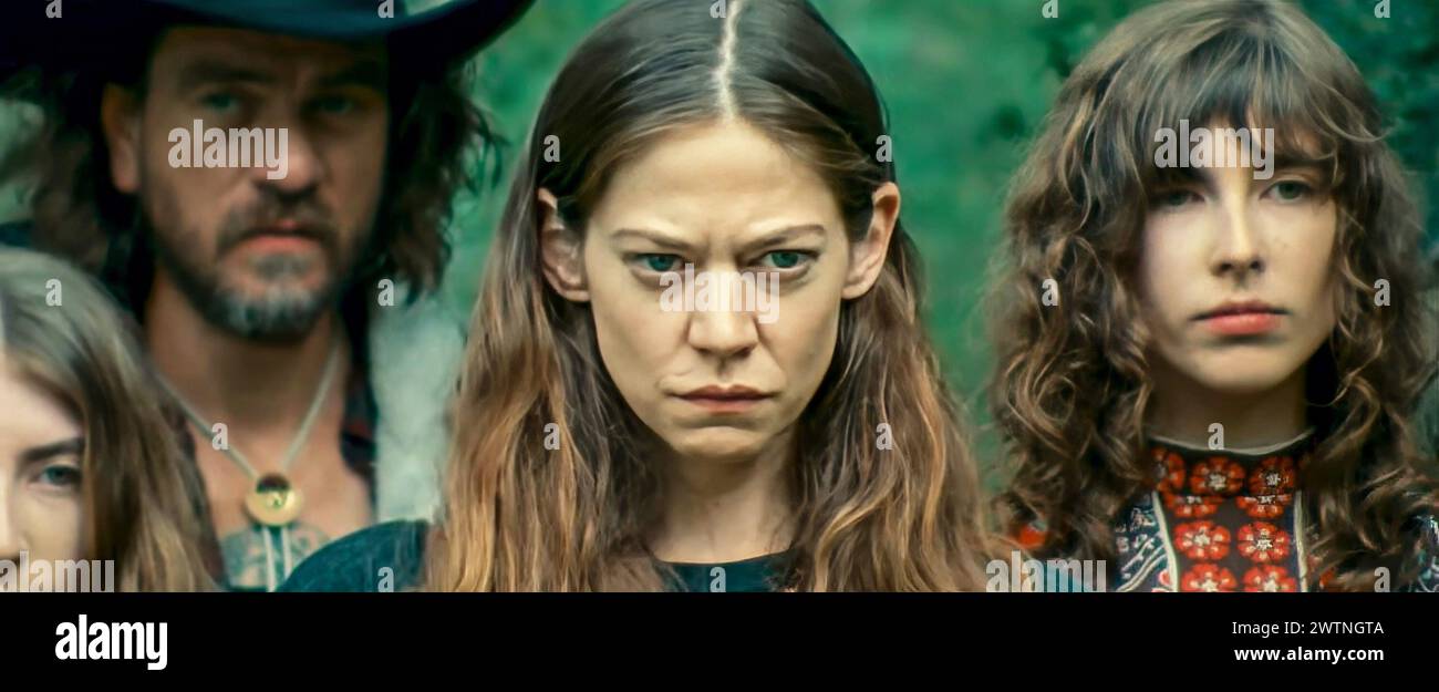 RIDDLE OF FIRE, from left: Charles Halford, Lio Tipton, Andrea Browne ...