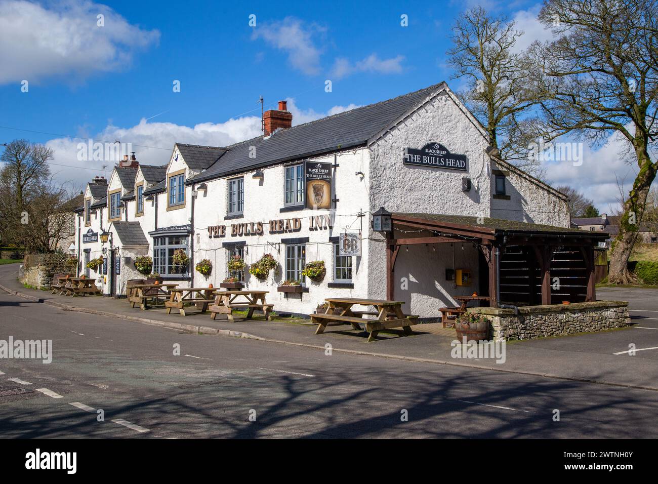The Bulls Head, a traditional English coaching inn in the Derbyshire ...
