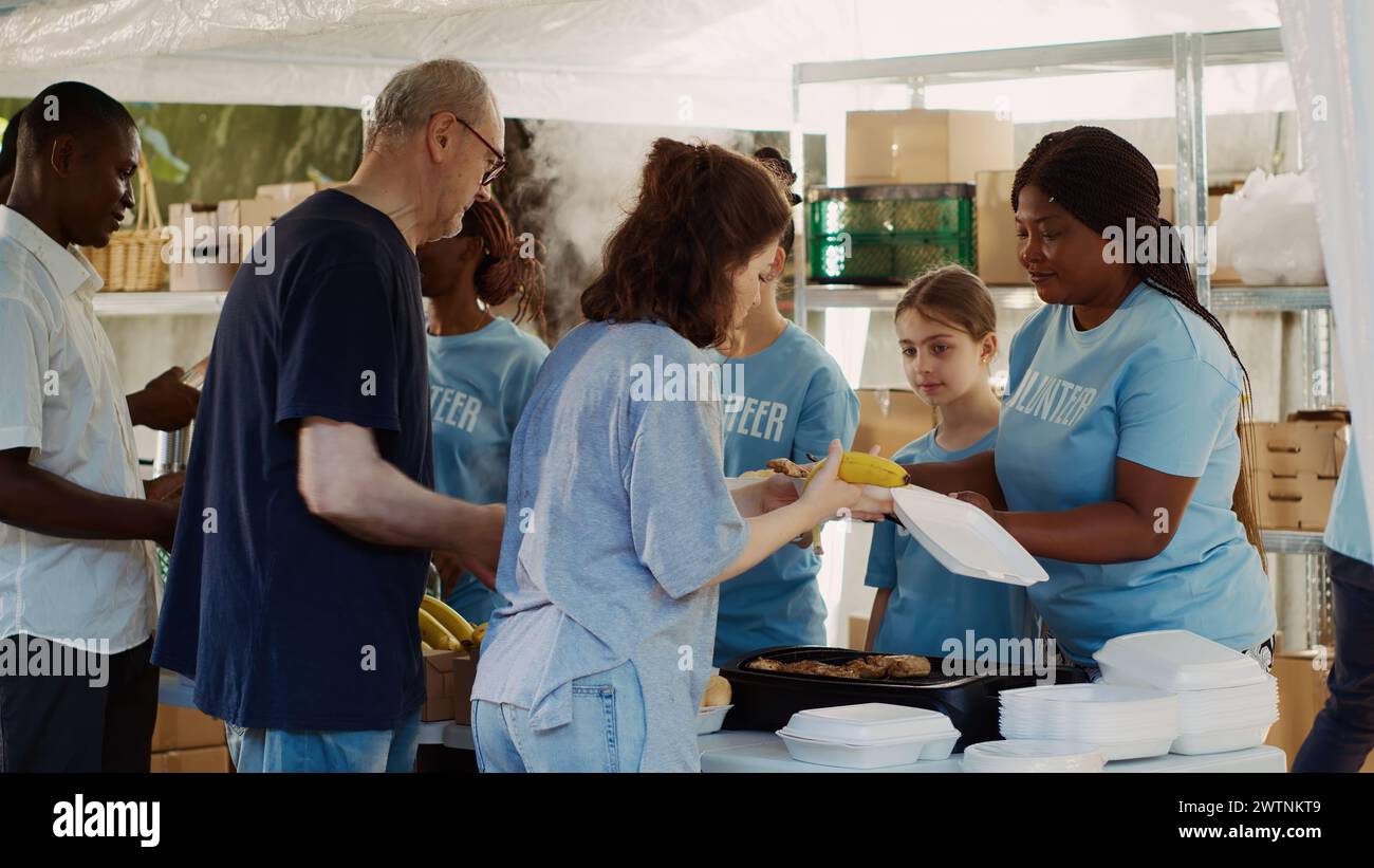 Charity event shelter homeless hungry hi-res stock photography and ...