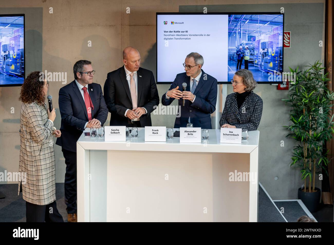 Aufbau kreis hi-res stock photography and images - Alamy