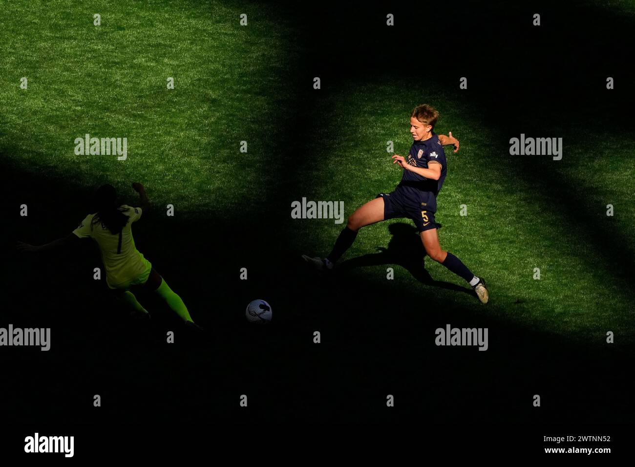 Seattle Reign midfielder Quinn moves the ball against Washington Spirit ...