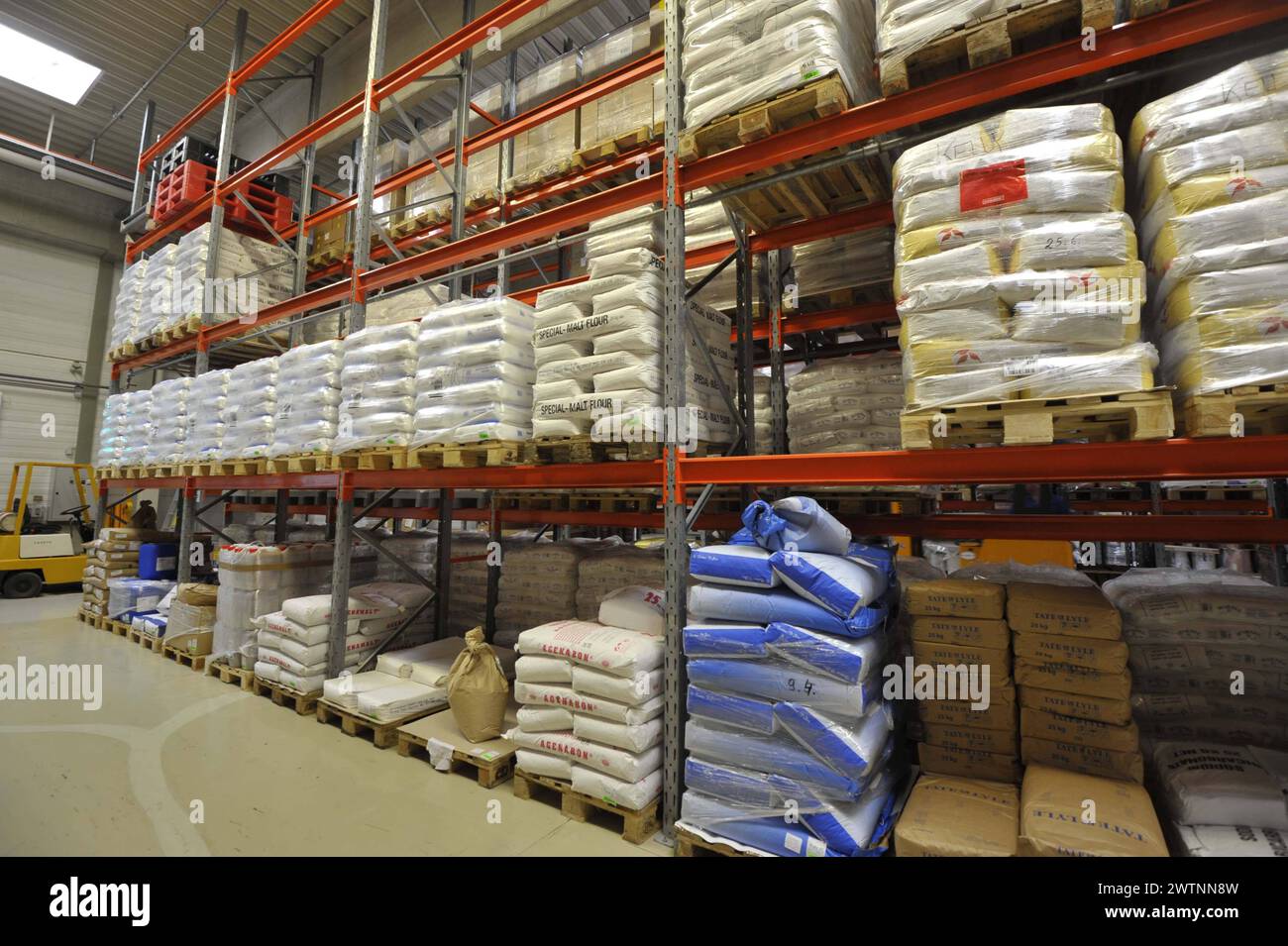 food warehousing and stockkeeping for storage and distribution in ...
