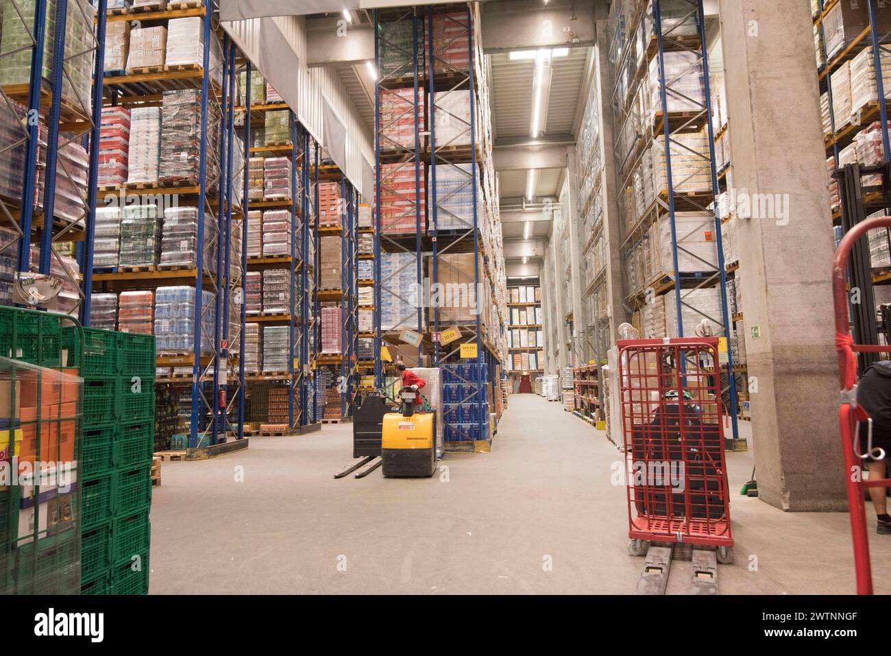 food warehousing and stockkeeping for storage and distribution in ...