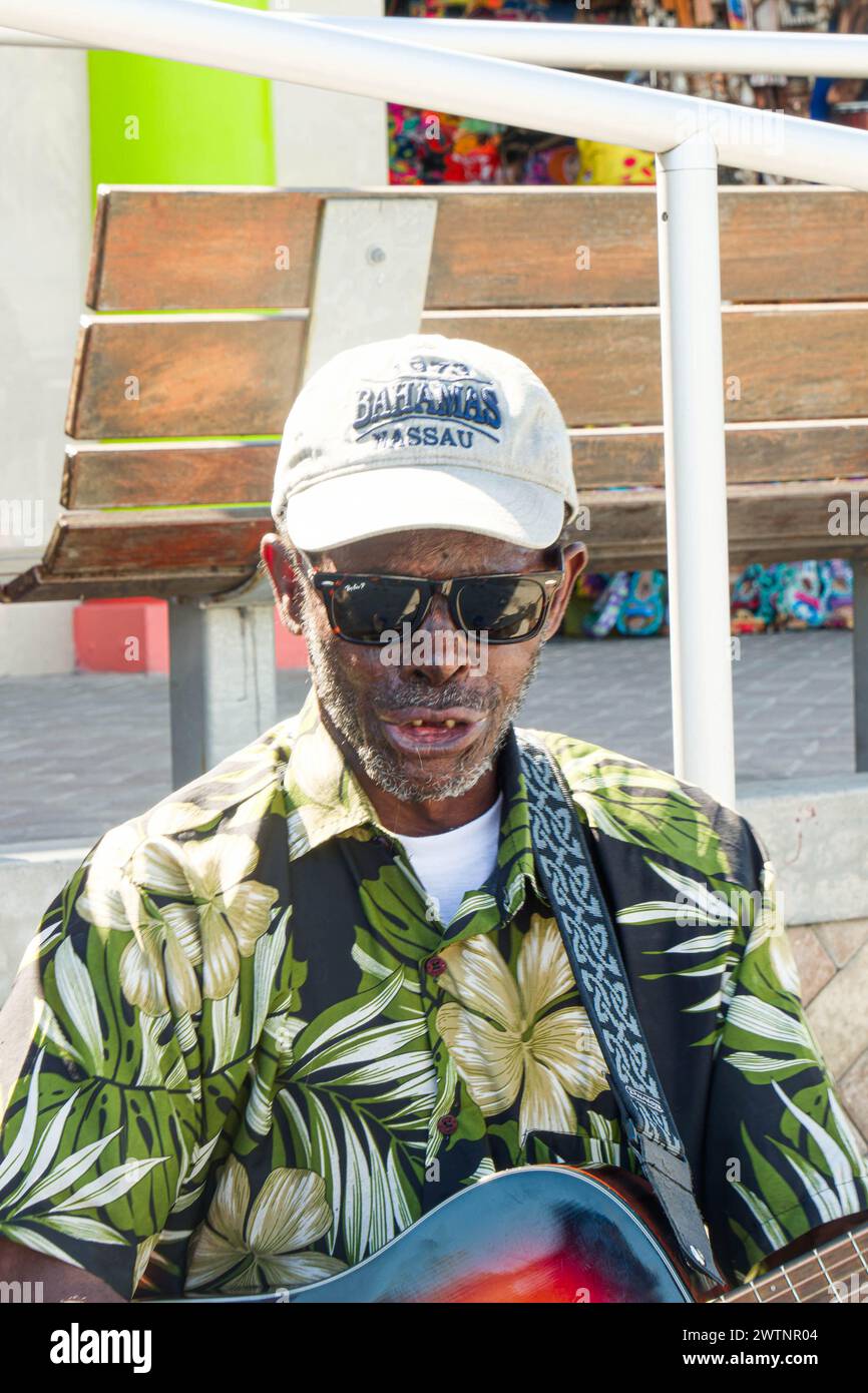 Bahamas musicians hi-res stock photography and images - Alamy