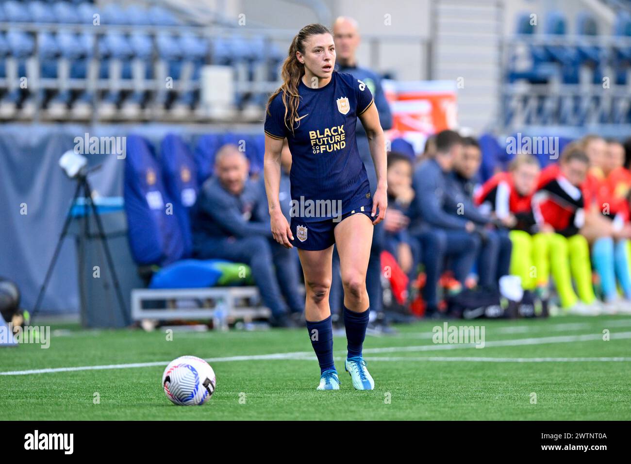 Seattle Reign FC defender Sofia Huerta (11) kicks the ball during an ...