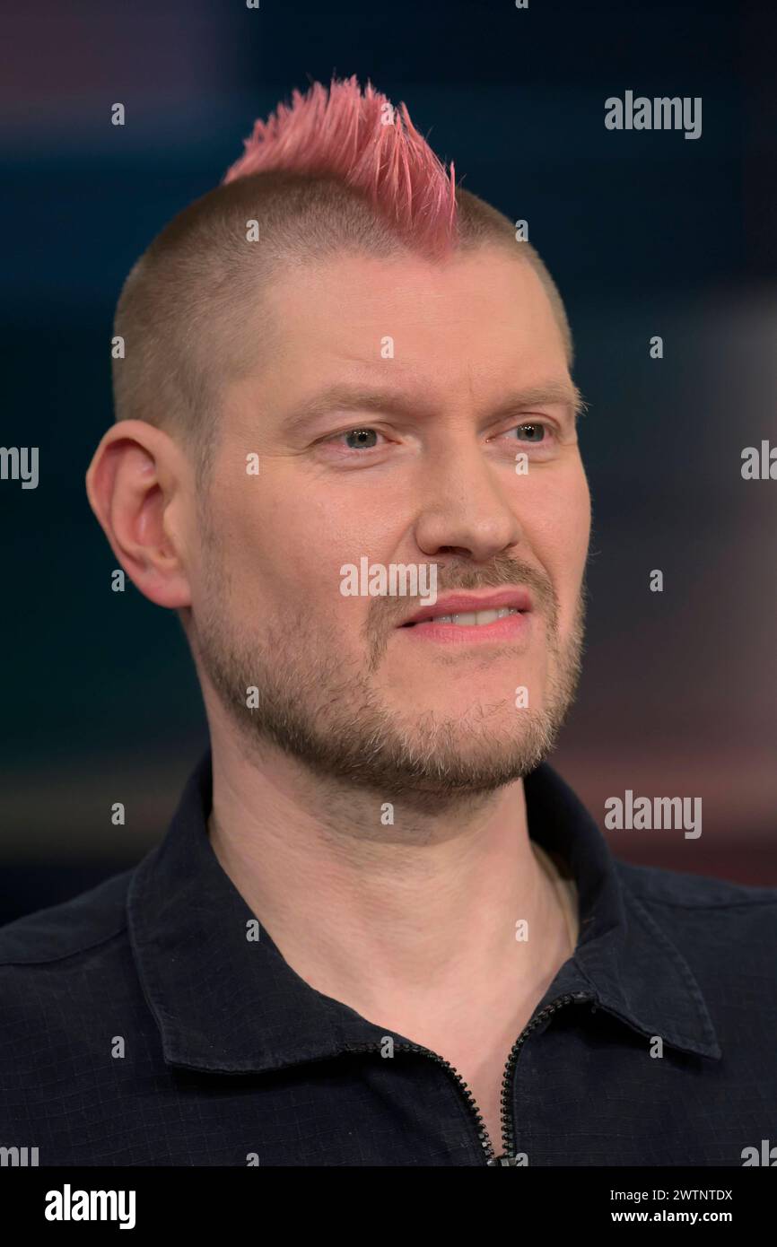 Sascha Lobo: Digitalexperte und Spiegel-Kolumnist, Thema - Populismus ...