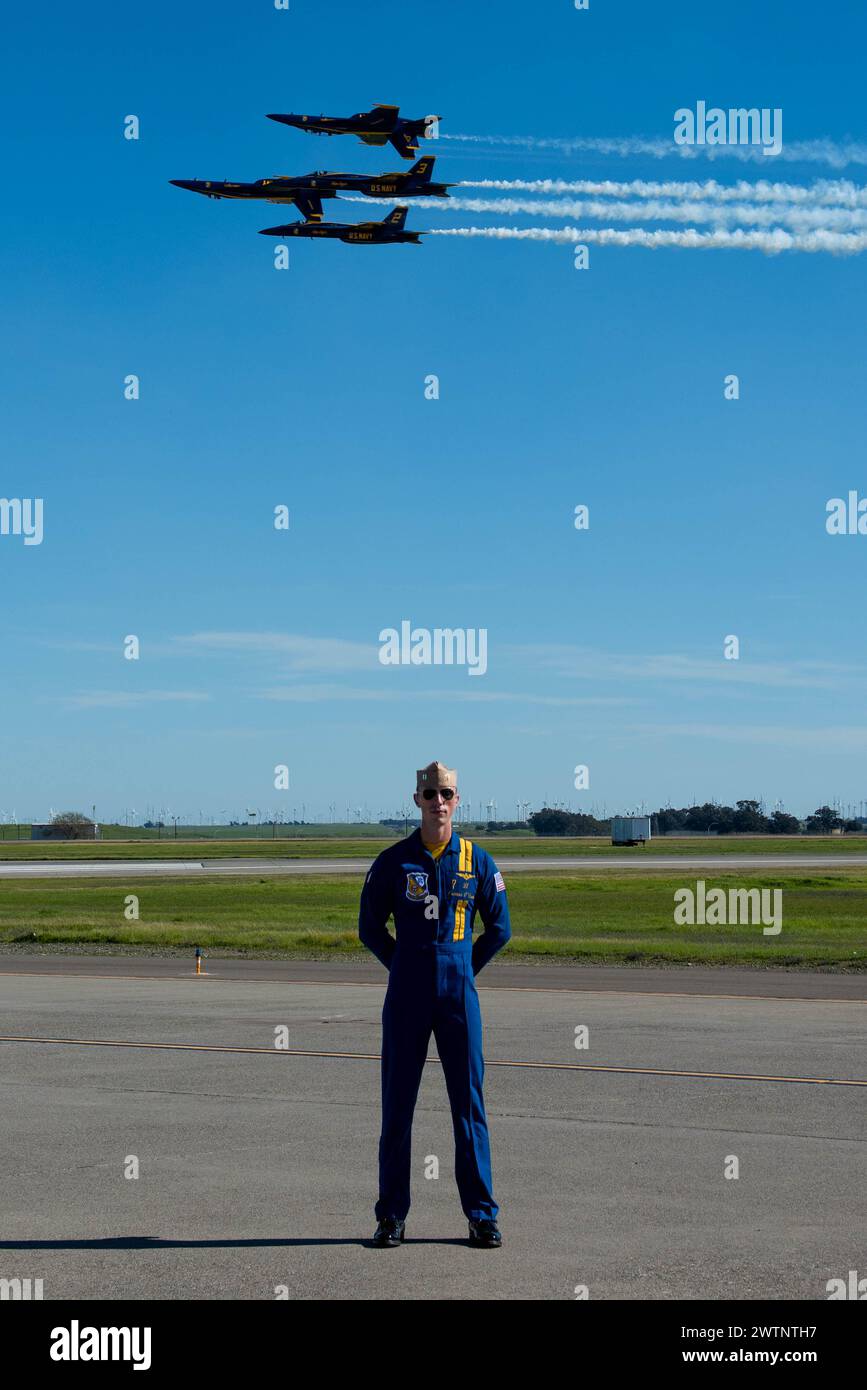 U.S. Navy Lt. Connor O'Donnell, Blue Angel #7 pilot and narrator ...