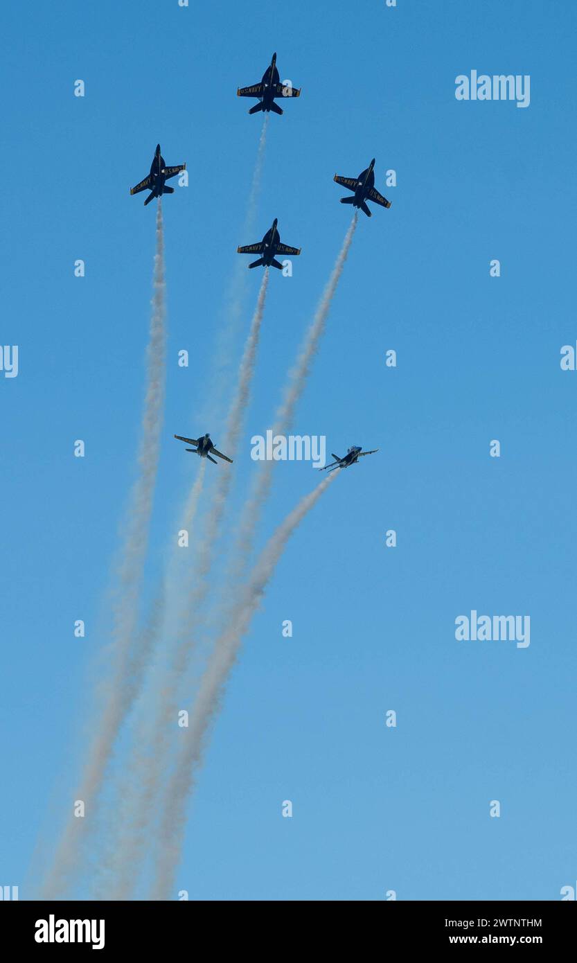 F/A-18 Super Hornets assigned to the Blue Angels perform aerobatic ...