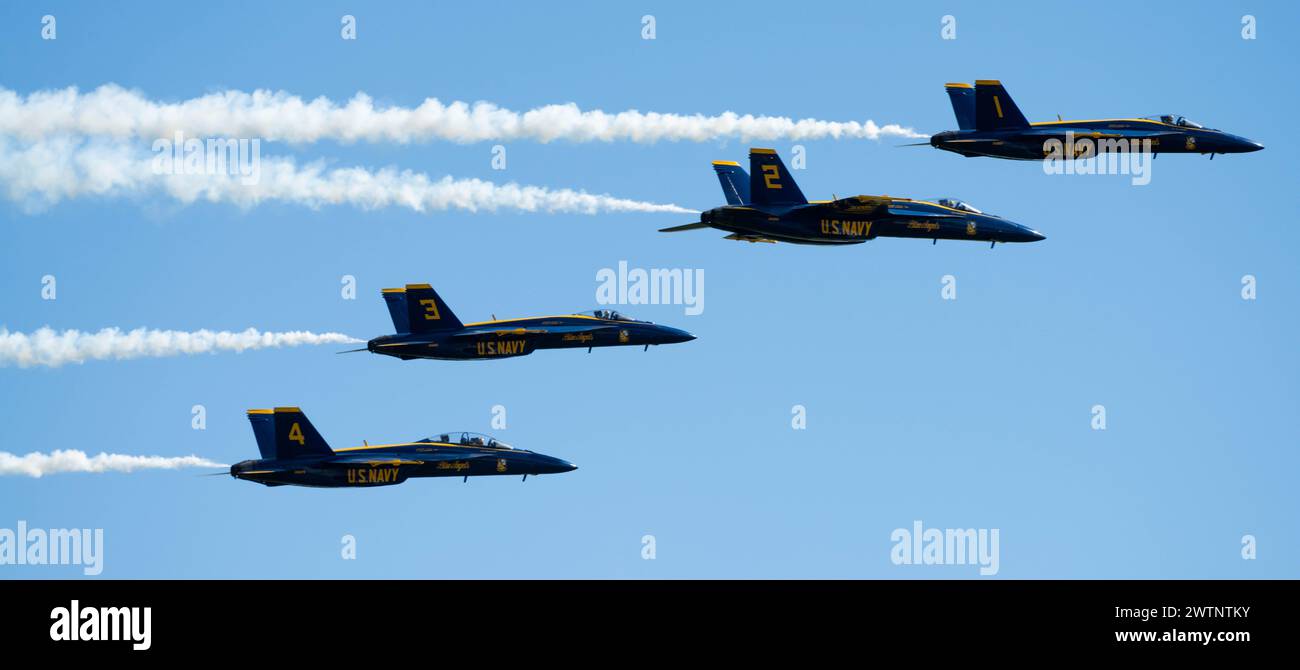 F/A-18 Super Hornets assigned to the Blue Angels perform aerobatic ...