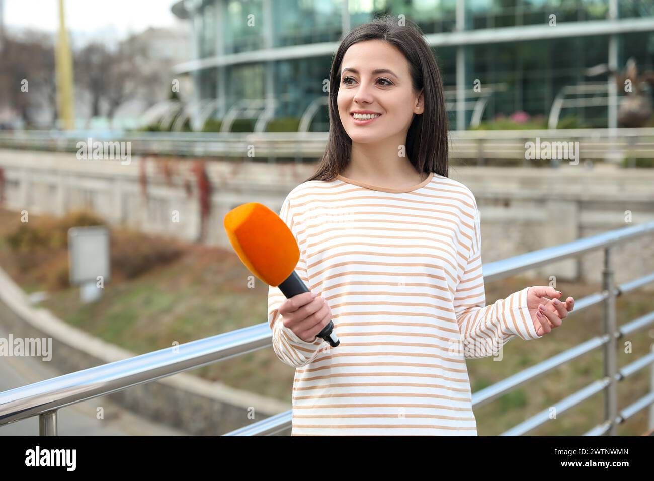Interview microphone street hi-res stock photography and images - Alamy