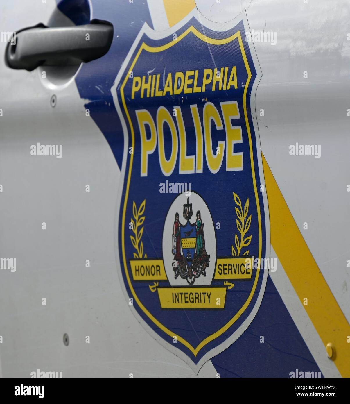 Met police logo hi-res stock photography and images - Alamy