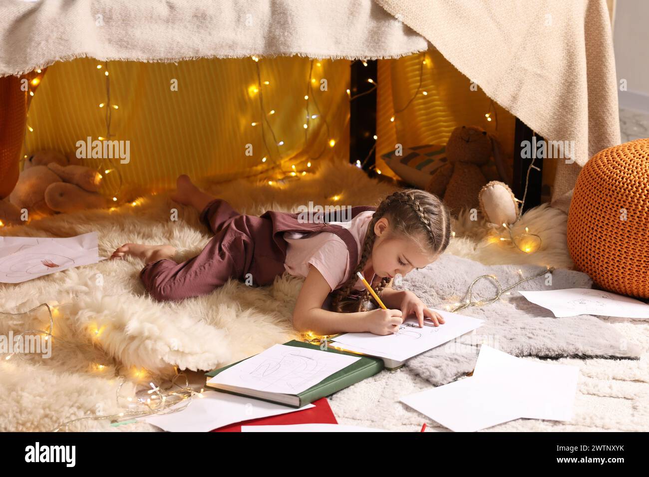 Drawing of play hi-res stock photography and images - Alamy