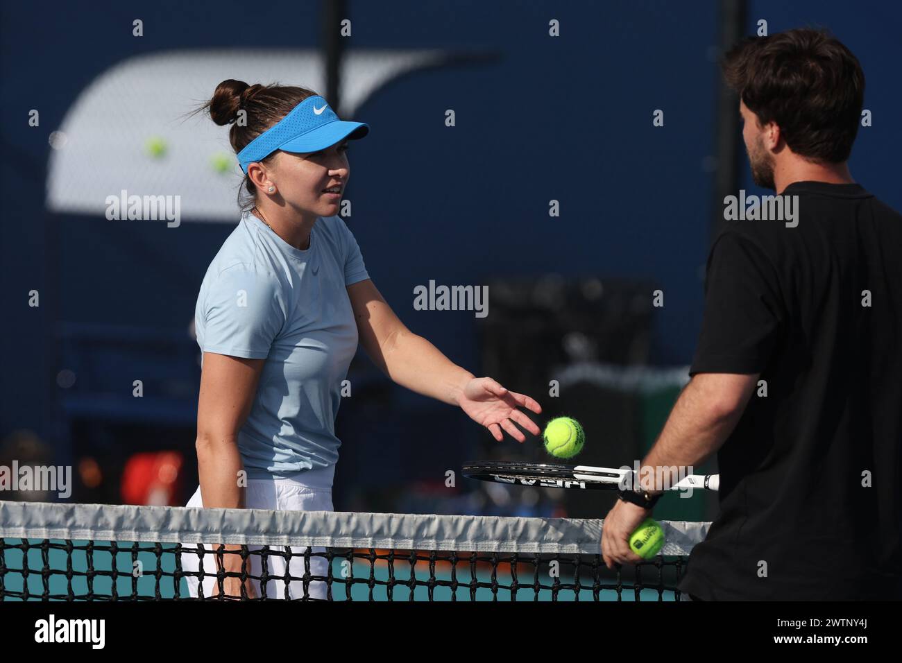 MIAMI GARDENS, FLORIDA - MARCH 18: Simona Halep day 3 of the Miami Open ...