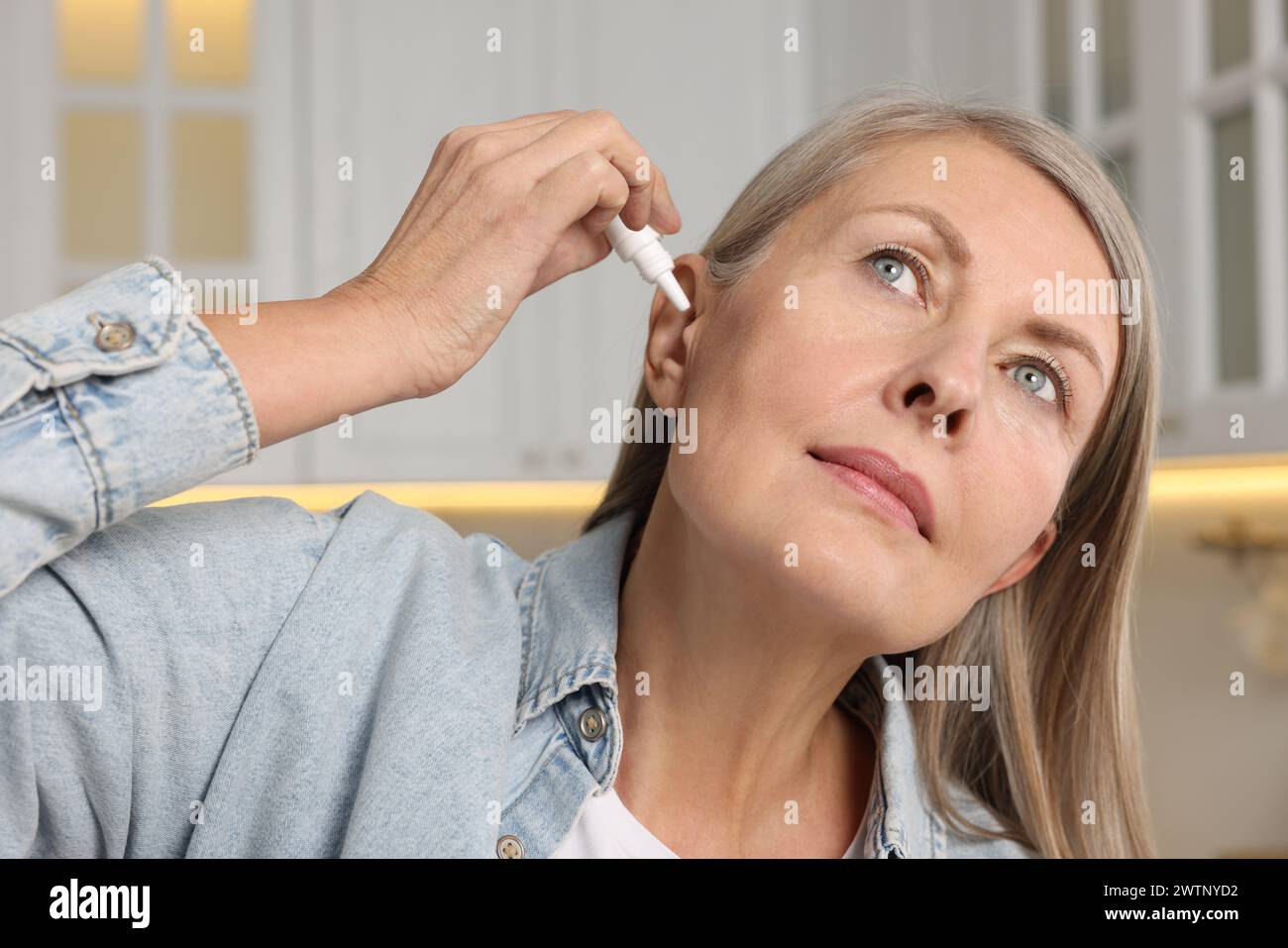 Middle ear infection hi-res stock photography and images - Alamy