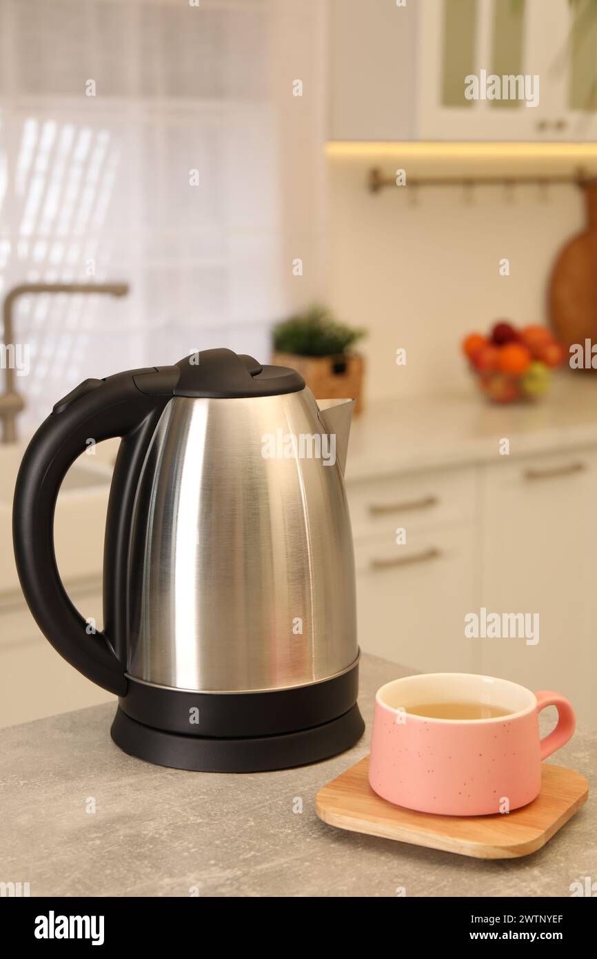 Electrical device in water hi-res stock photography and images - Alamy