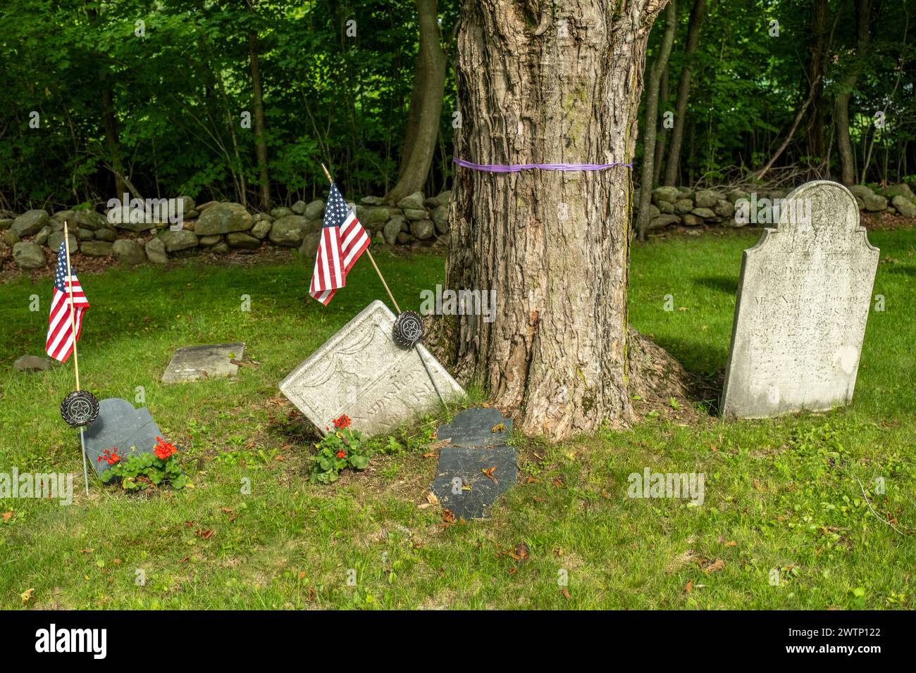 The Wendell Center Cemetery on the Wendell Town Common Stock Photo - Alamy