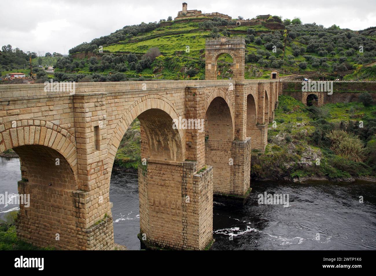 Puente de trajans hi-res stock photography and images - Alamy
