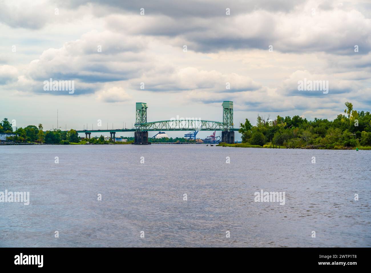 Cape Fear Memoria Bridge in North Carolina, Wilmington Beach Stock ...