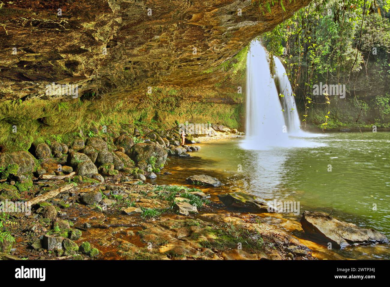 Champee waterfall hi-res stock photography and images - Alamy