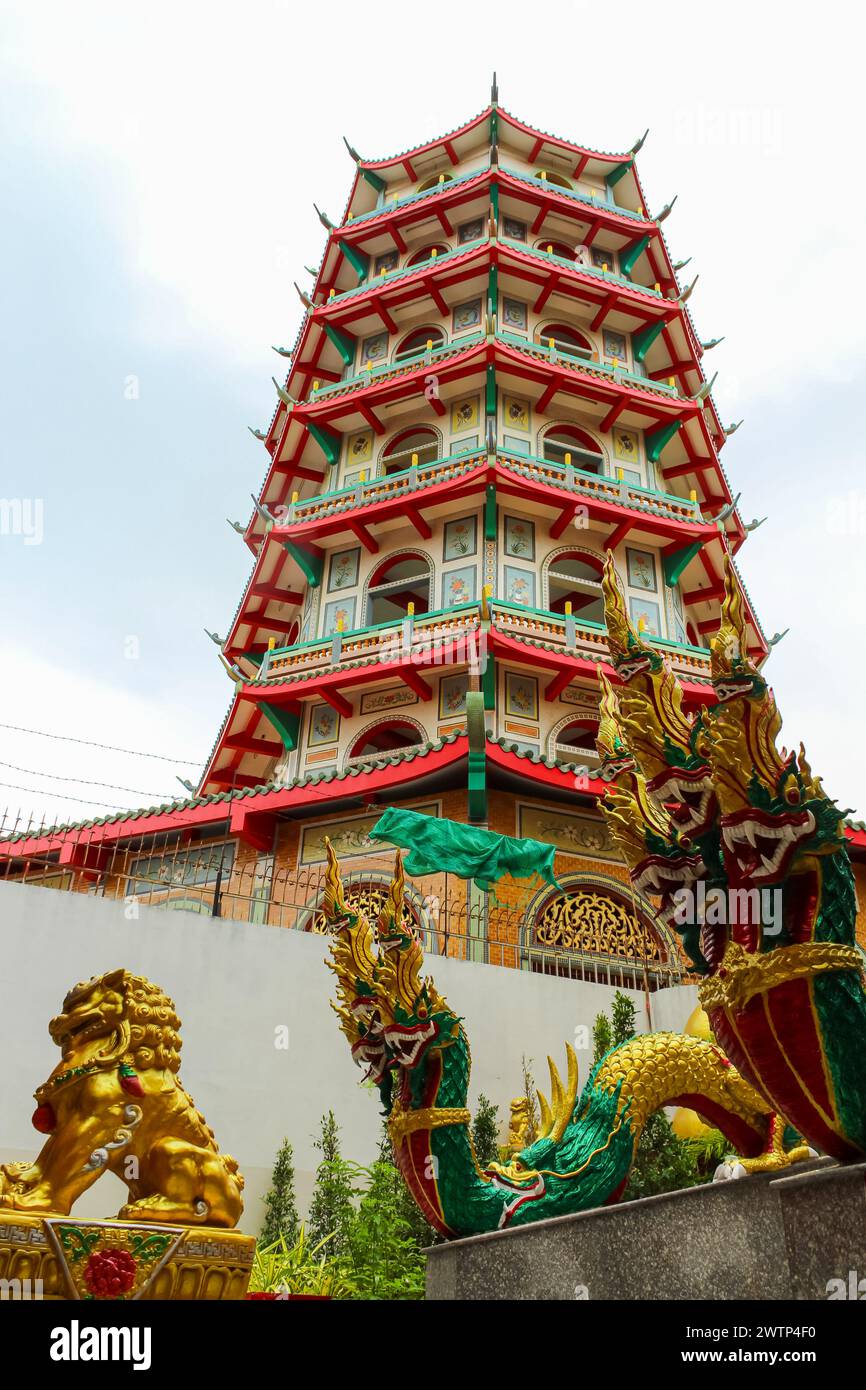 Kanchanaburi, Thailand, Wat Tham Khao Noi and Wat Tham Suea, Chinese ...
