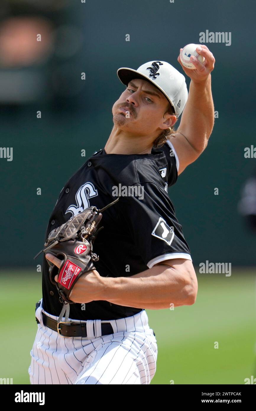 Chicago White Sox starting pitcher Drew Thorpe warms up during the ...
