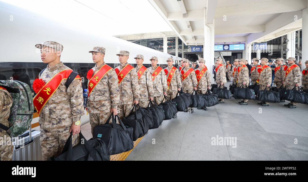 HUAI'AN, CHINA - MARCH 19, 2024 - Army recruits who are about to go to ...