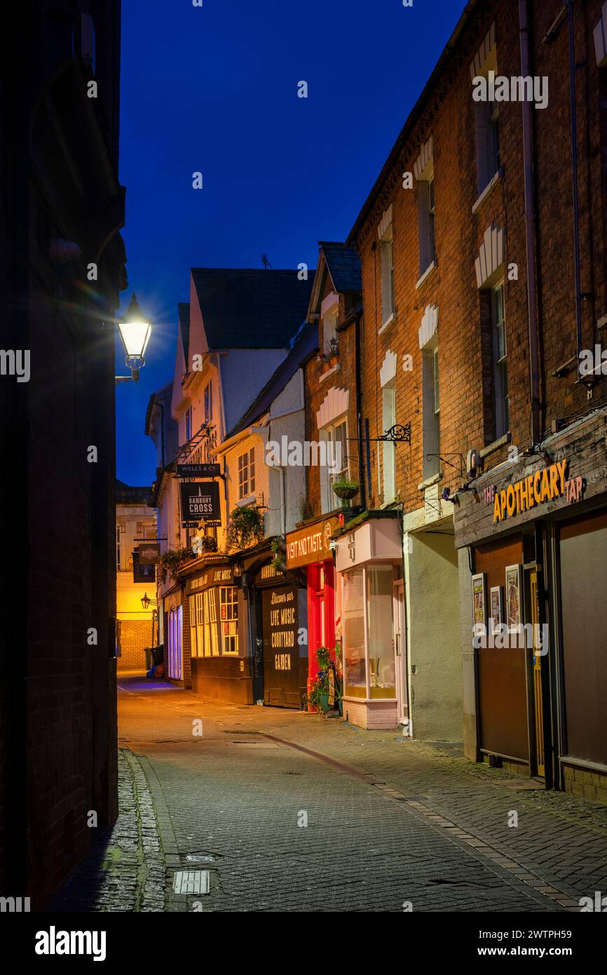 Banbury cross pub hi-res stock photography and images - Alamy