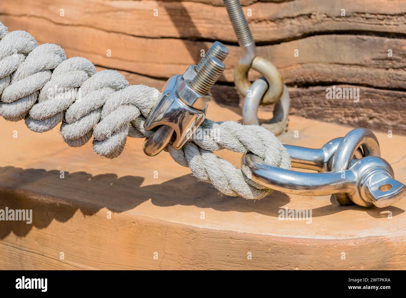 Eye knot hi-res stock photography and images - Alamy