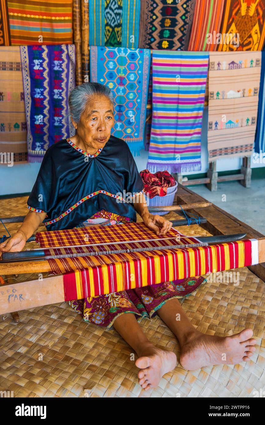 Traditional weaver, weaving, woman's work, working conditions, loom ...