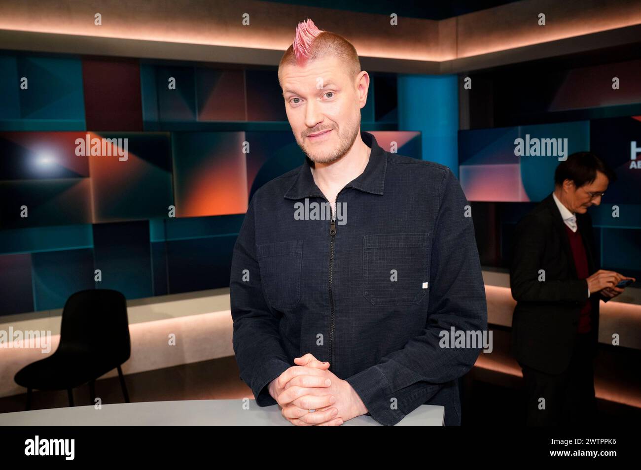 Sascha Lobo in der ARD-Talkshow hart aber fair im Studio Adlershof ...