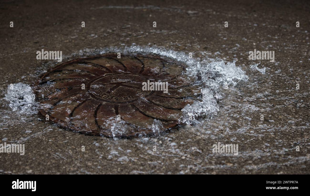 Sewage leaking out drain hi-res stock photography and images - Alamy