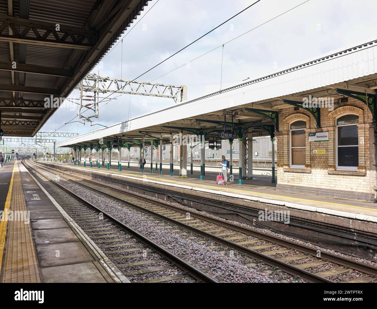 Rail platform hi-res stock photography and images - Alamy