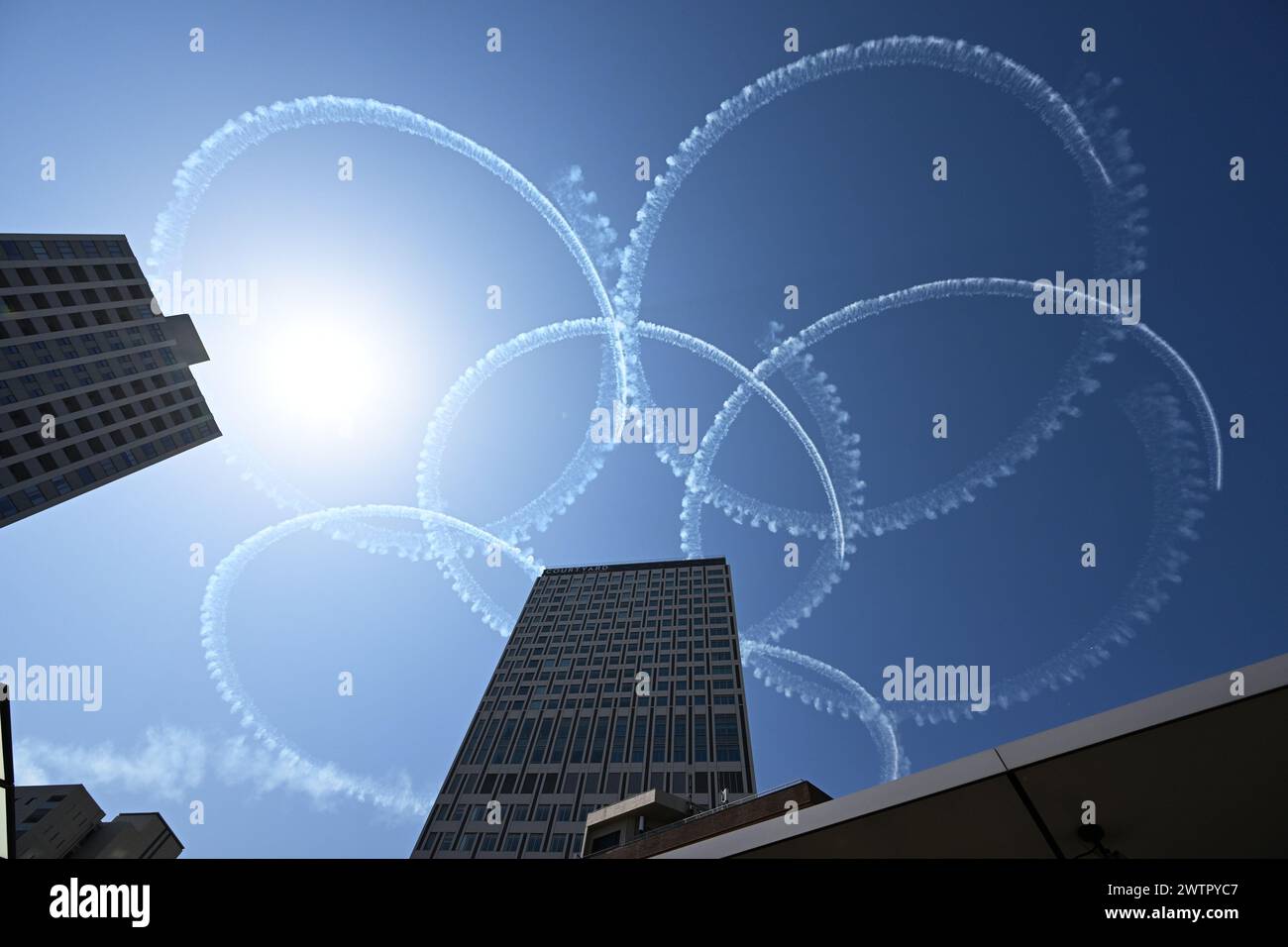 Japan's Air Self Defense Force (JASDF) aerobatic team Blue Impulse ...