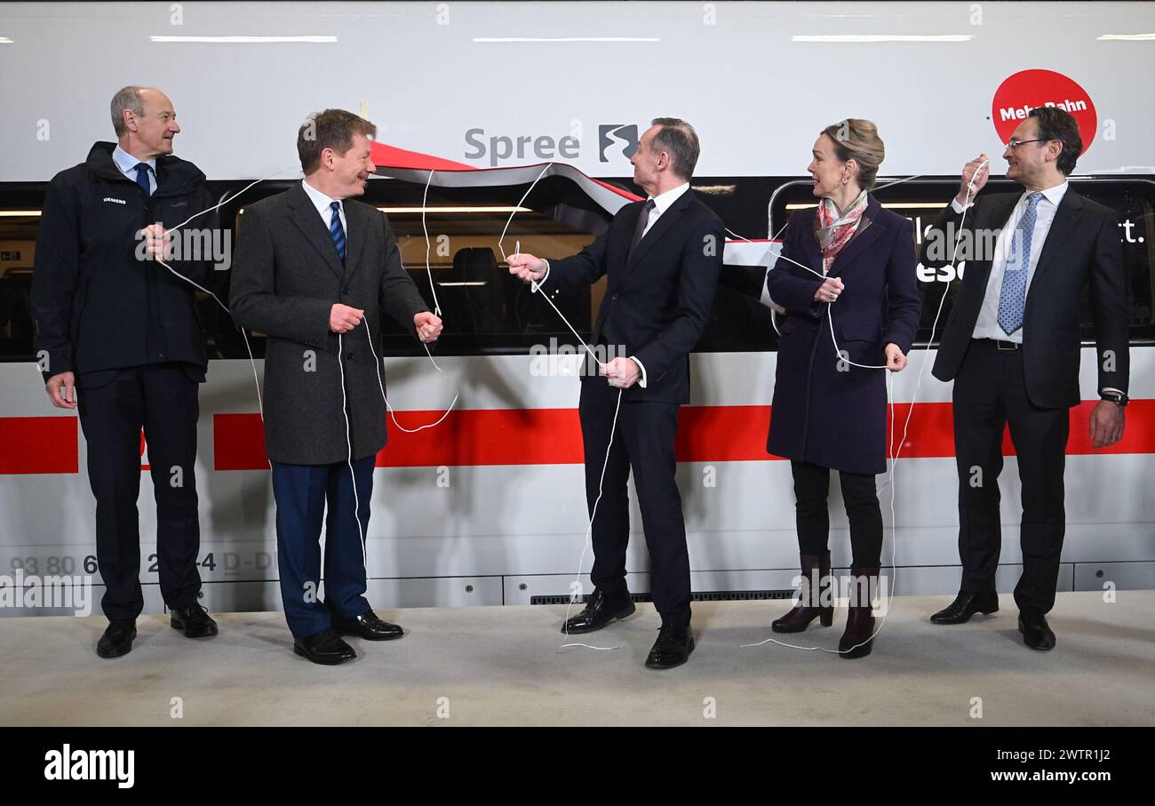 19 March 2024, Berlin: Roland Busch (l-r), CEO of Siemens AG, Richard ...