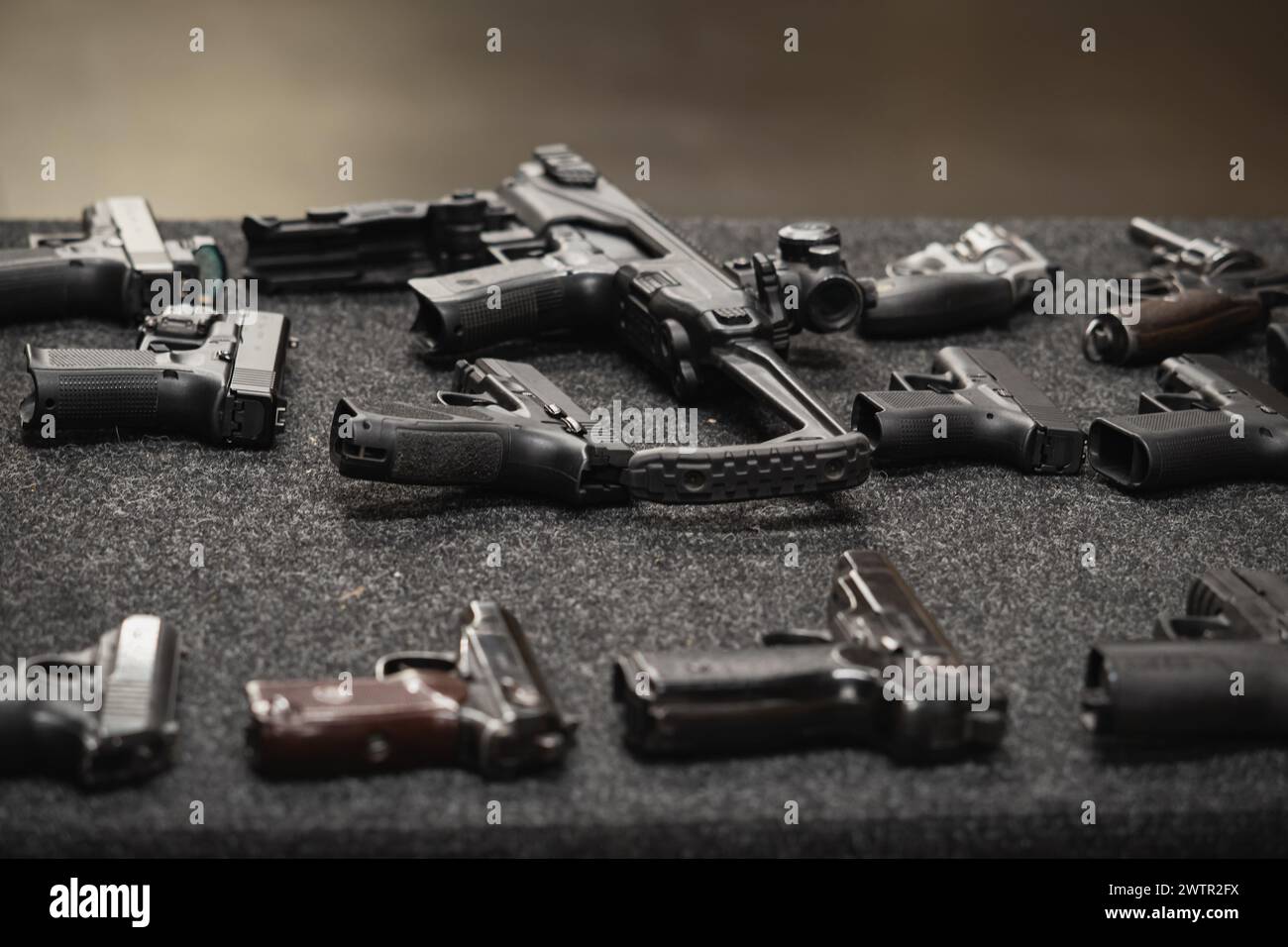 Different pistols hi-res stock photography and images - Alamy