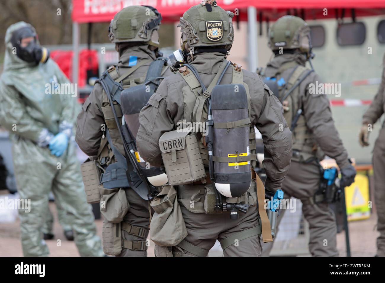 Angehörige des Spezialeinsatzkommandos der bayerischen Polizei SEK ...