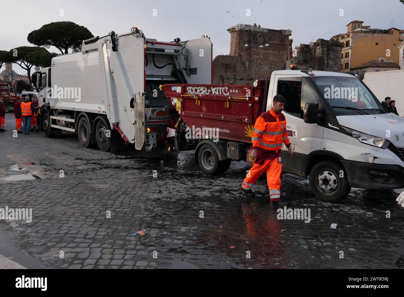 Cleaning of streets hi-res stock photography and images - Alamy