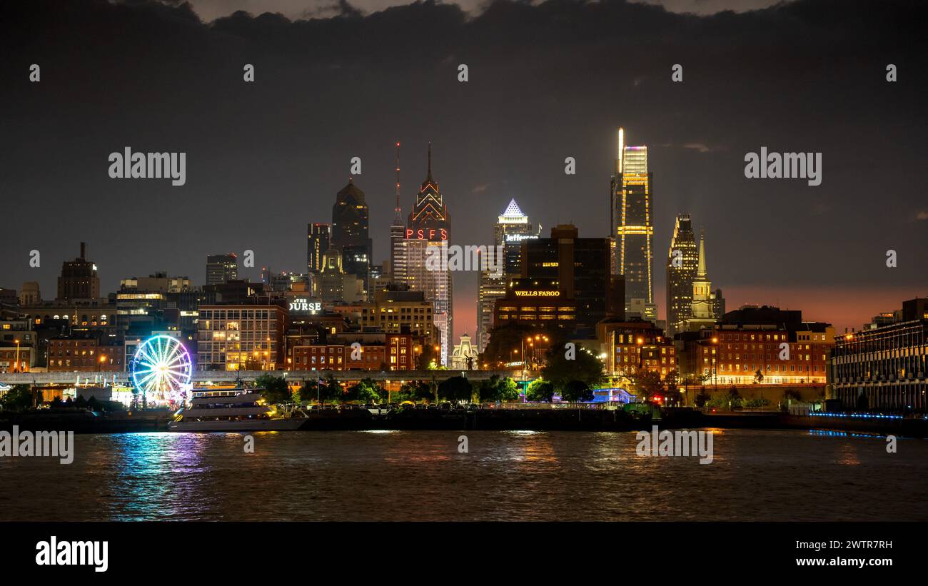 The beautiful Philadelphia City skyline at Sunset: Philadelphia ...