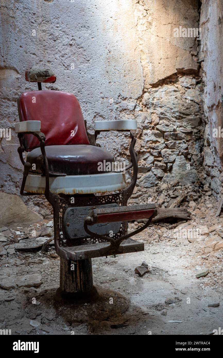 Prison barber hi-res stock photography and images - Alamy